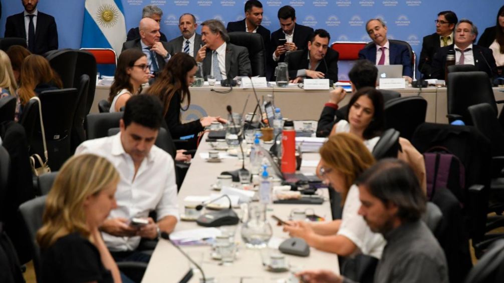 Arrancó El Plenario De Comisiones Para Exponer Sobre La Ley De Bases 8615